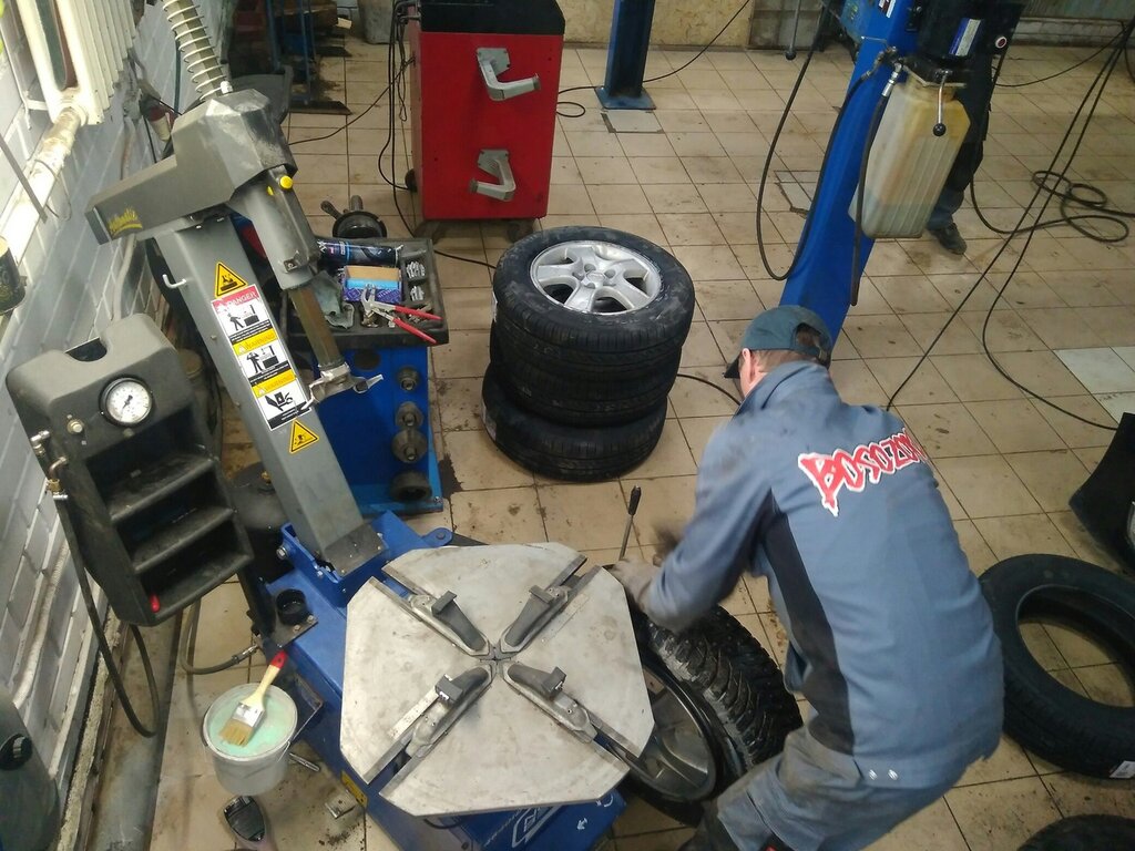 Otomobil servisi Bosozoku, Perm, foto