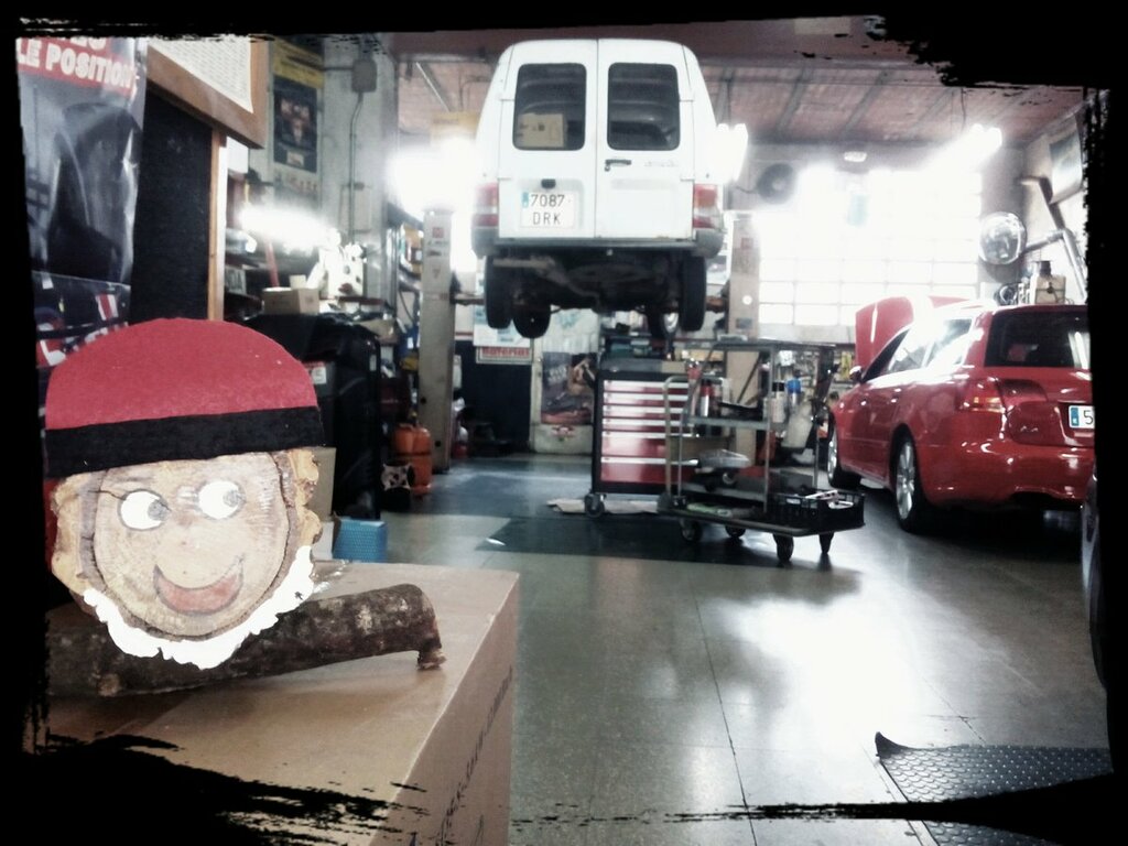 Otomobil servisi Auto Reparació Guix, Katalonya, foto