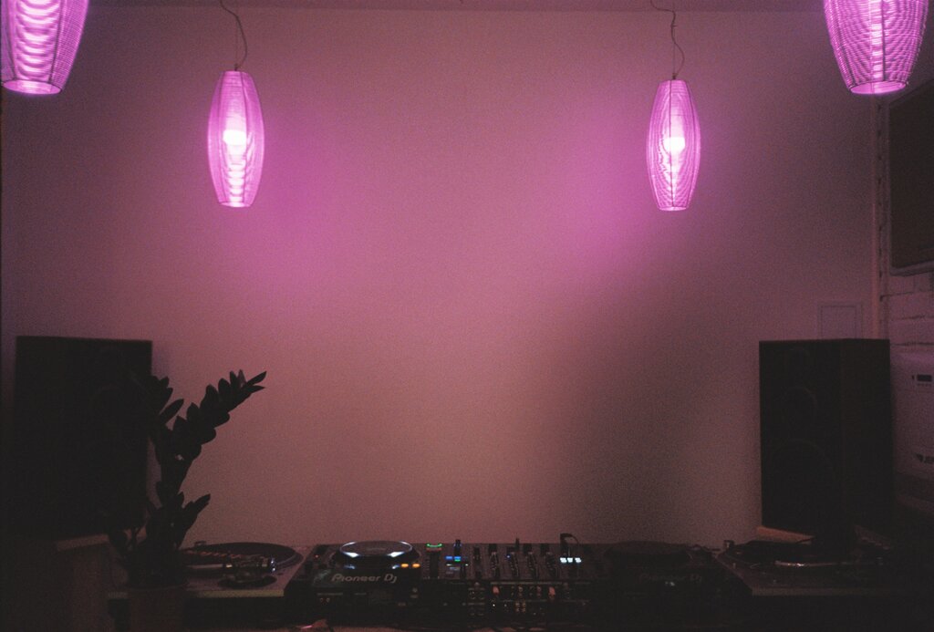 Ses ve ışıklandırma ekipmanları firmaları Flatloops, Moskova, foto