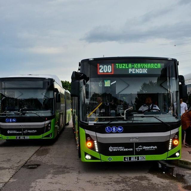 Tren istasyonu Türkiye Cumhuriyeti Devlet Demiryolları, İzmit, foto