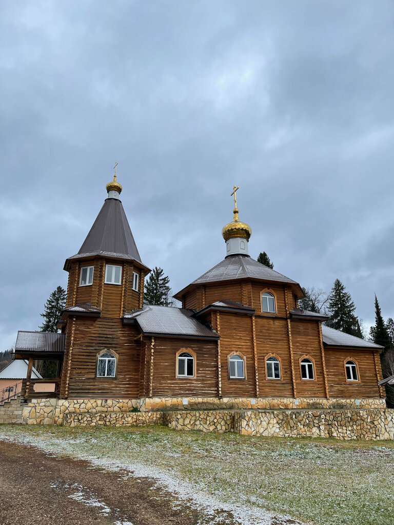 Ortodoks kiliseleri Petro-Pavlovsky khram, Devyatnadtsatoye blagochiniye, Ufimskaya yeparkhiya, Başkurdistan, foto