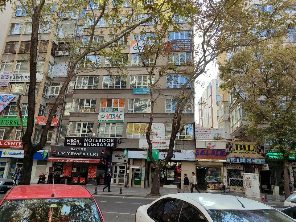 Avukatlar AV. Samet Demirci, Ankara, foto