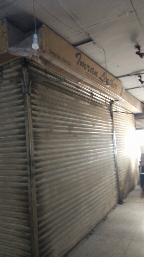 Kürk ve deri giyim mağazaları Imran Leather, Karaçi, foto