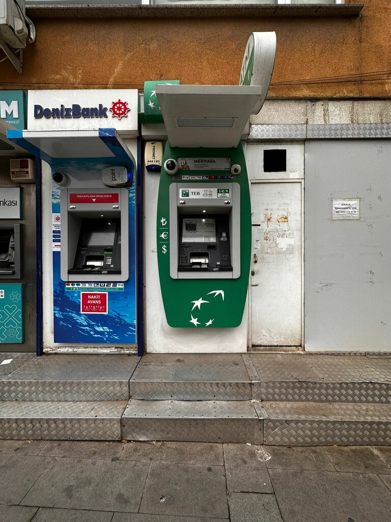 ATM'ler Türkiye Finans Paratik, İstanbul, foto