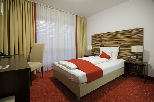 Otel Hib Hotel in Baesweiler, Baesweiler, foto