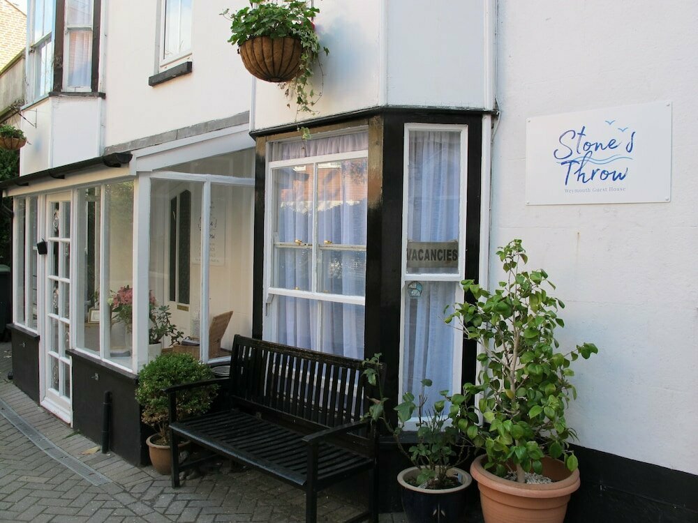 Otel Stone's Throw Guesthouse, , foto