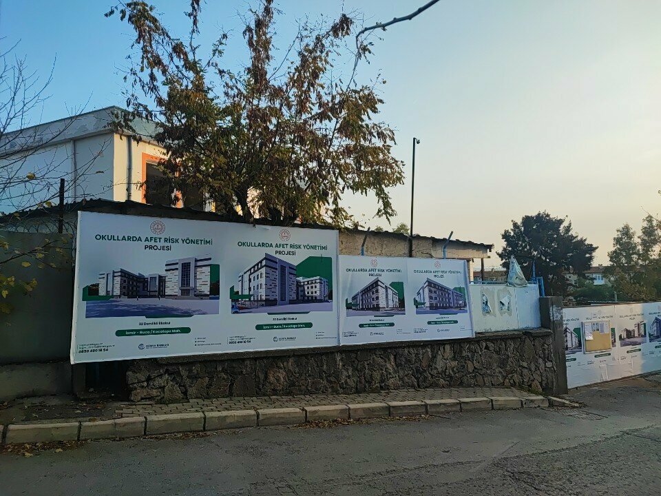 i̇lkokul Sabri Kolçak İlkokulu, İzmir, foto
