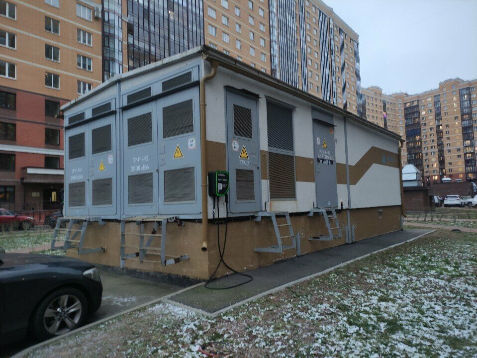 Elektrikli oto şarj istasyonları Yandex Fuel, Saint‑Petersburg, foto