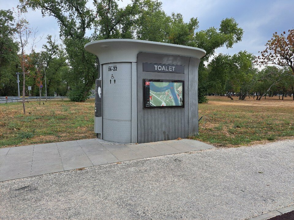 Tuvalet Automated Public Bathroom, Belgrad, foto