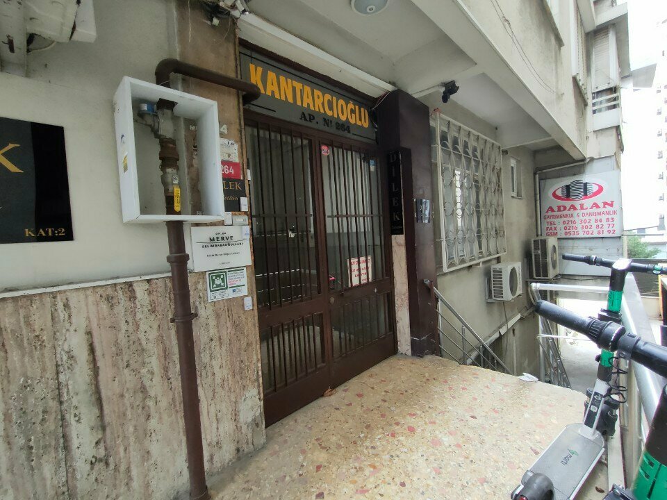 Özel ağız ve diş sağlığı klinikleri ve muayenehaneleri Diş Hekimi. Dr. Alp Kayahan Kıvanç, İstanbul, foto