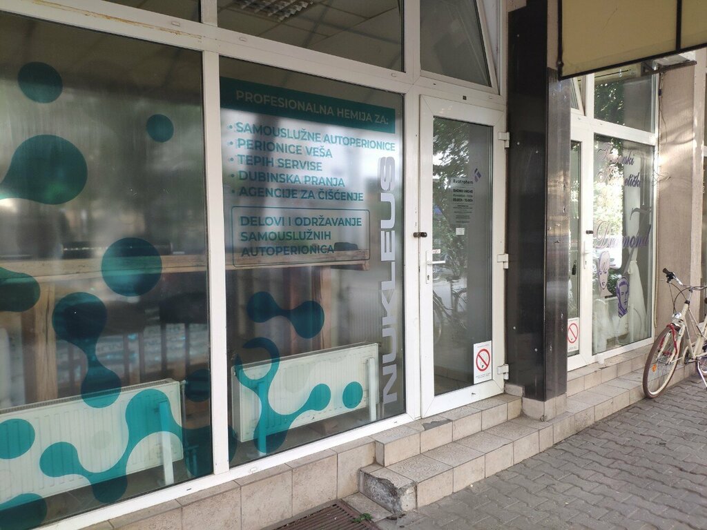Araç bakım malzemeleri Kvatrohem, Novi Sad, foto