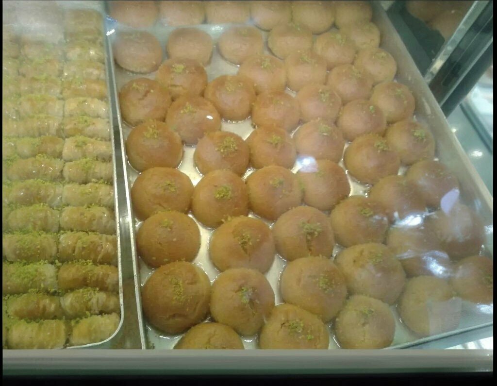 Pasta, şekerleme ve tatlı Sema Pastanesi, Karaman, foto