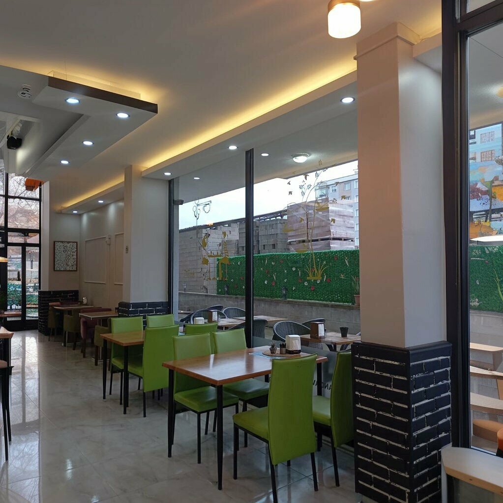 Kafe Yakamoz Cafe & Restorant & by Karaman, Piraziz, foto