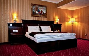 Hotel Debrecen (Hajdú-Bihar vármegye, Debrecen, Péterfia utca), otel  Debrecen'den