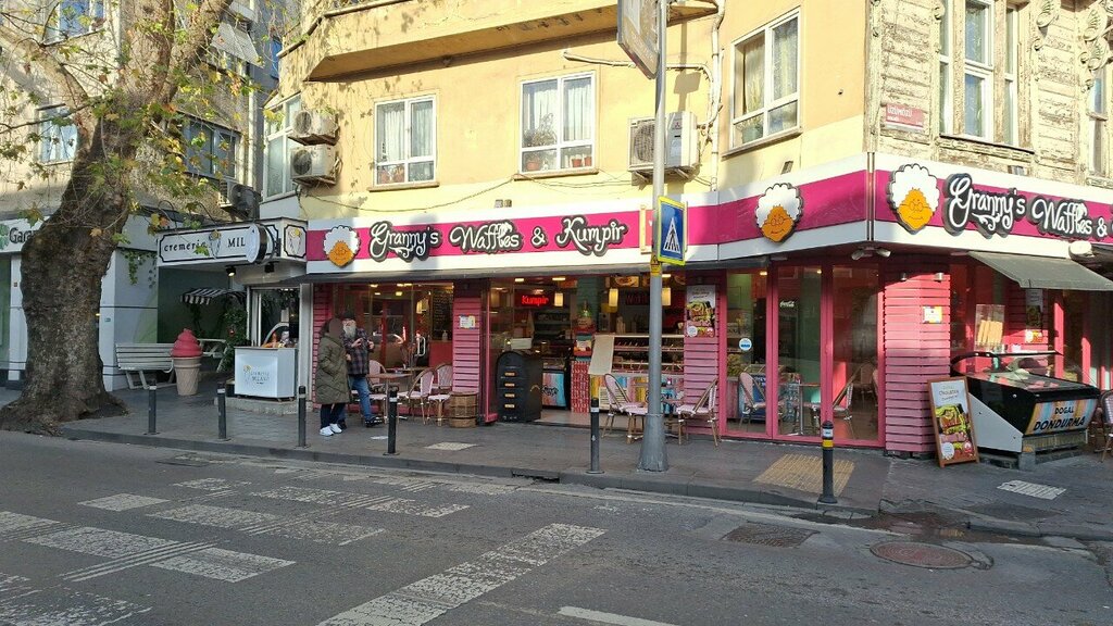 Kafe Granny’s Waffles & Kumpir, İstanbul, foto