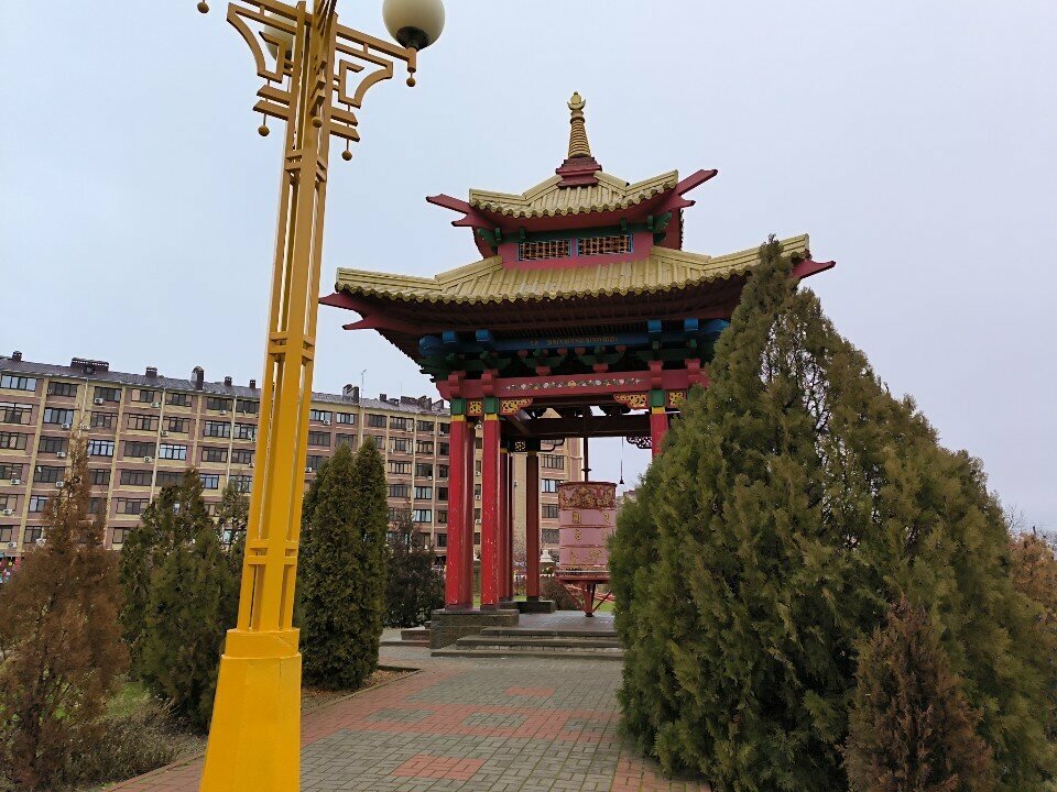 Pagoda Кюрдэ, Elista, foto