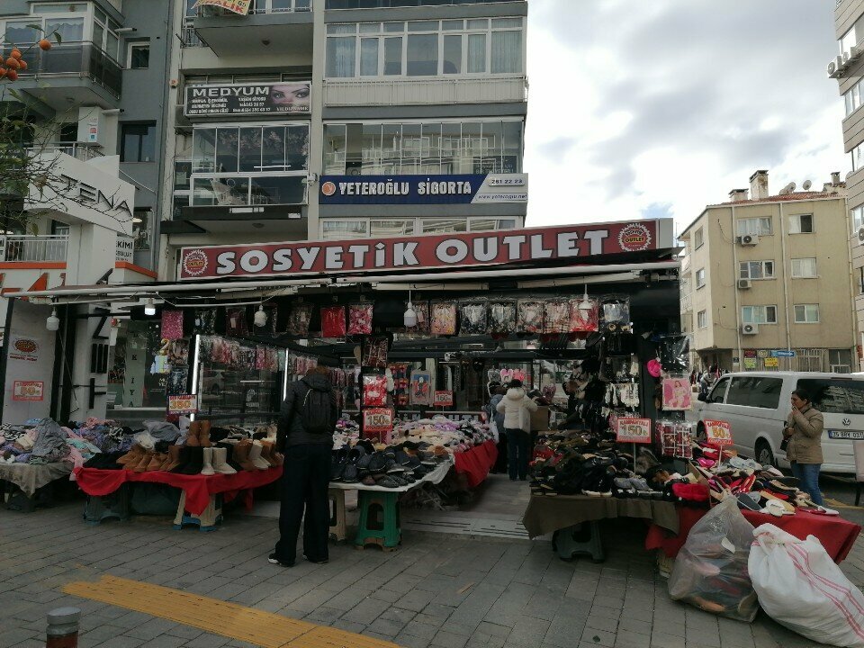 Giyim mağazası Sosyetik outlet, İzmir, foto