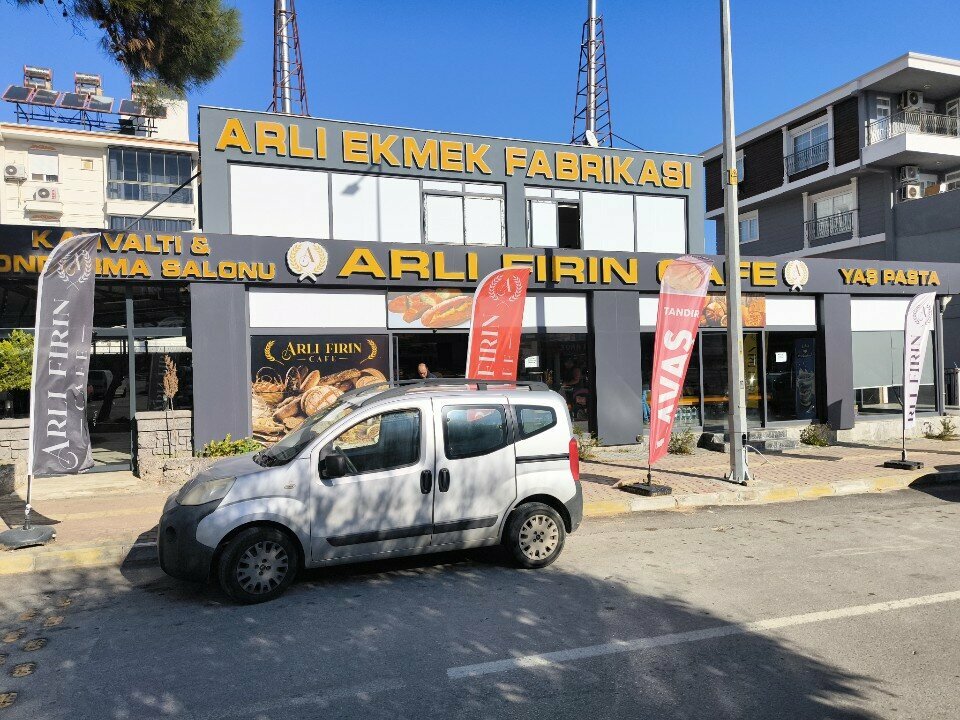 Ekmek fırını Arlı Fırın & Cafe ve Dondurma, Antalya, foto