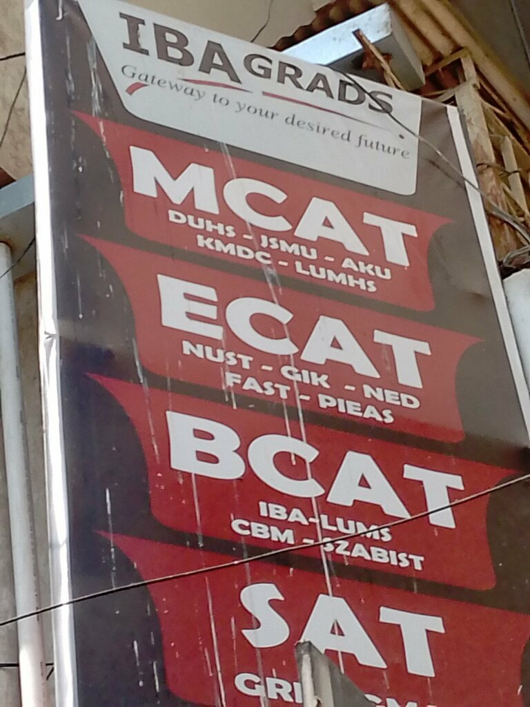 Giyim mağazası Ibagrads Bahadurabad Campus, Karaçi, foto