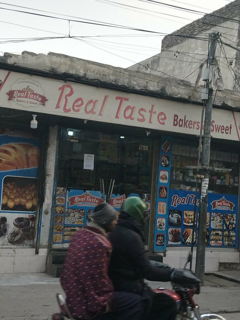 Ekmek fırını Real Taste Bakers & Sweets, Rawalpindi, foto