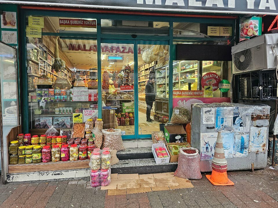 Gıda pazarı Yöresel Malatya Pazarı, İstanbul, foto