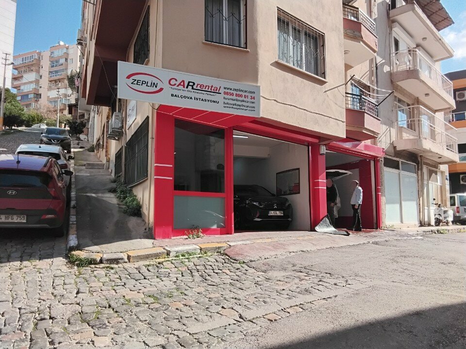 Kiralama noktası Zeplin Car Balçova İstasyonu, İzmir, foto