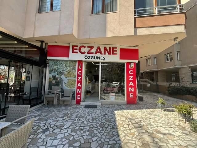 Eczaneler Özgüneş Eczanesi, İstanbul, foto