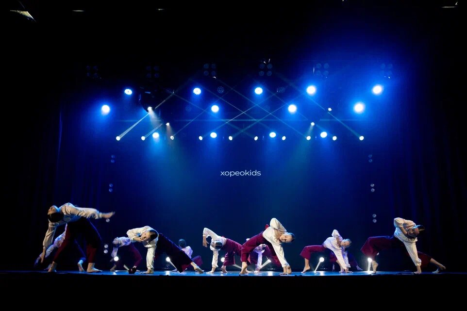 Dans okulları Xopeokids, Saint‑Petersburg, foto