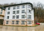 Апартаменты Саквояж на Листопадной (Listopadnaya Street No:15А), otel  Soçi'den