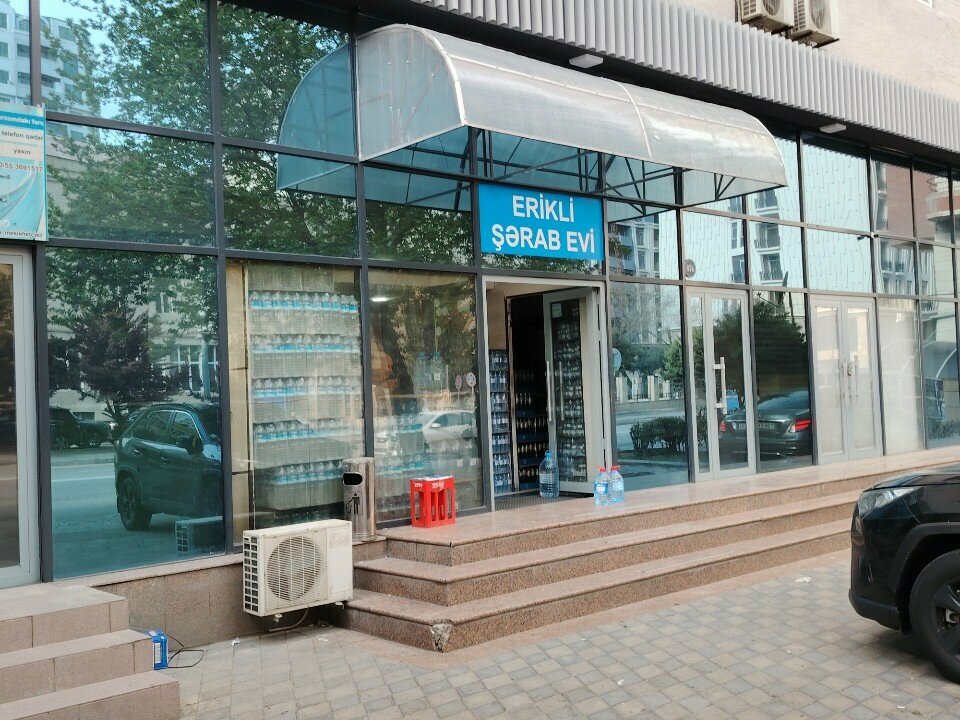 Alkollü içecek toptan Erikl, Bakü, foto