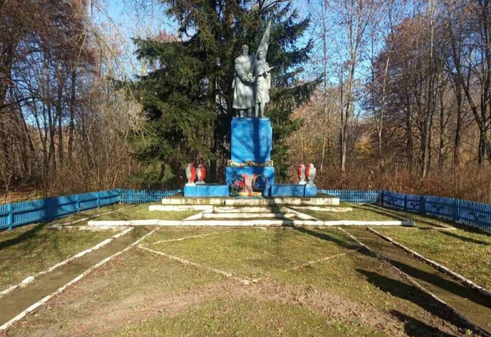 Anıt, heykel Землякам, погибшим в годы Великой Отечественной войны, Grodnenskaya oblastı, foto