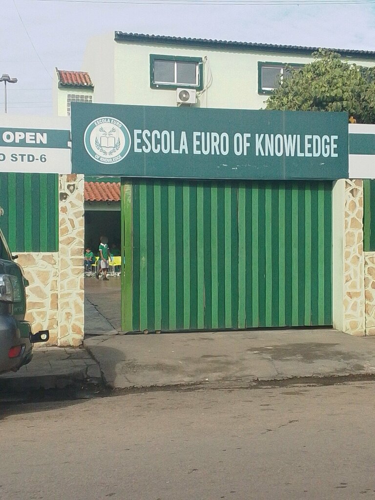 Eğitim merkezleri Escola euro of knowledge, Loanda, foto