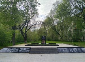 Воинам, павшим в боях за Родину (Nizhniy Novgorod, Kanavinskiy City District, 15th Microdistrict), anıt, heykel  Nijni Novgorod'dan