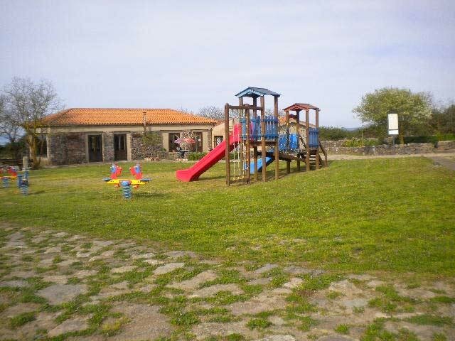 Lunapark Santuario Nuragico di Santa Vittoria, Sardunya, foto