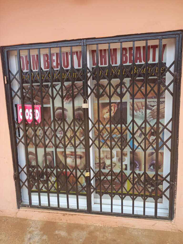 Manikür-pedikür Ohm Beauty and Nails Boutique, Dünya, foto