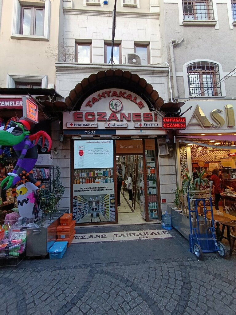 Eczaneler Tahtakale Eczanesi, İstanbul, foto