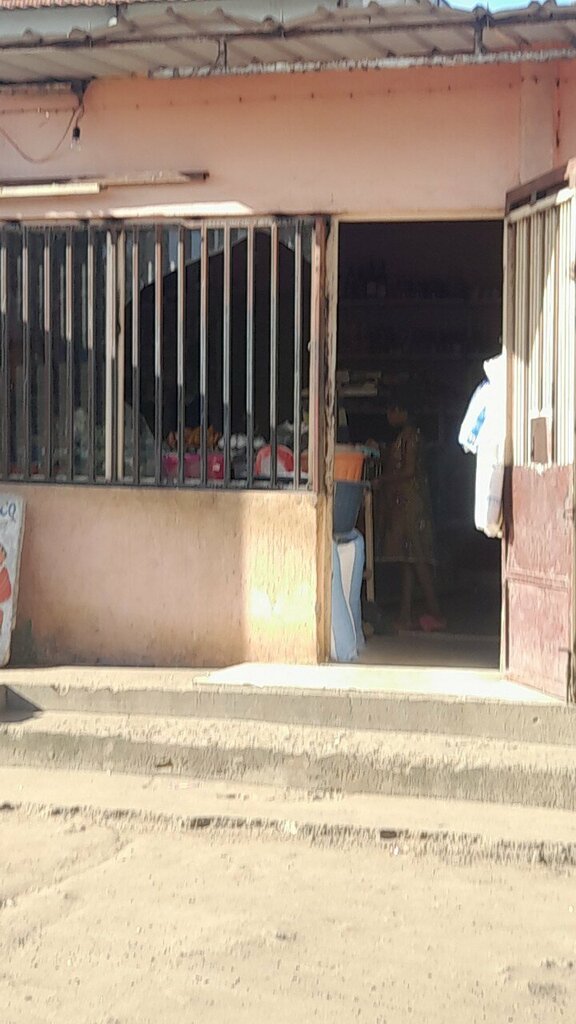 Market Cantina, Loanda, foto