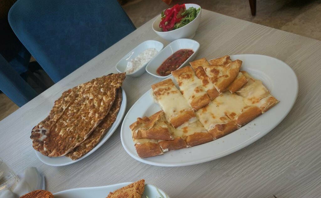 Restoran Şekercioğlu Baklava Lokum Kebap Lahmacun & Pide, Çiftlikköy, foto