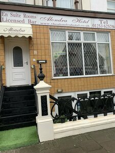 The Alondra Hotel (England, Blackpool, Hornby Road), otel  Blackpool'dan