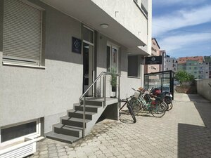 Frizerski Studio Helen (Ulica Laze Kostića No:14, Novi Sad), kuaförler  Novi Sad'dan