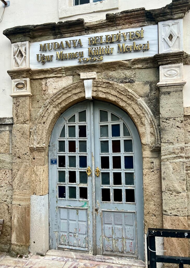 Kültür merkezleri Uğur Mumcu Kültür Merkezi, Mudanya, foto