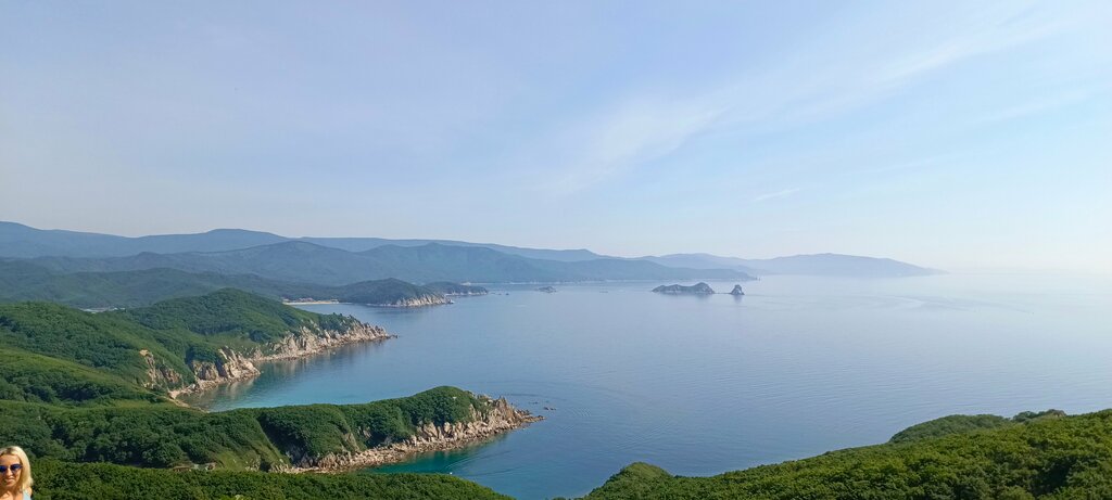 Turistik yerler Маяк мыса Бугристый, Primoriye, foto