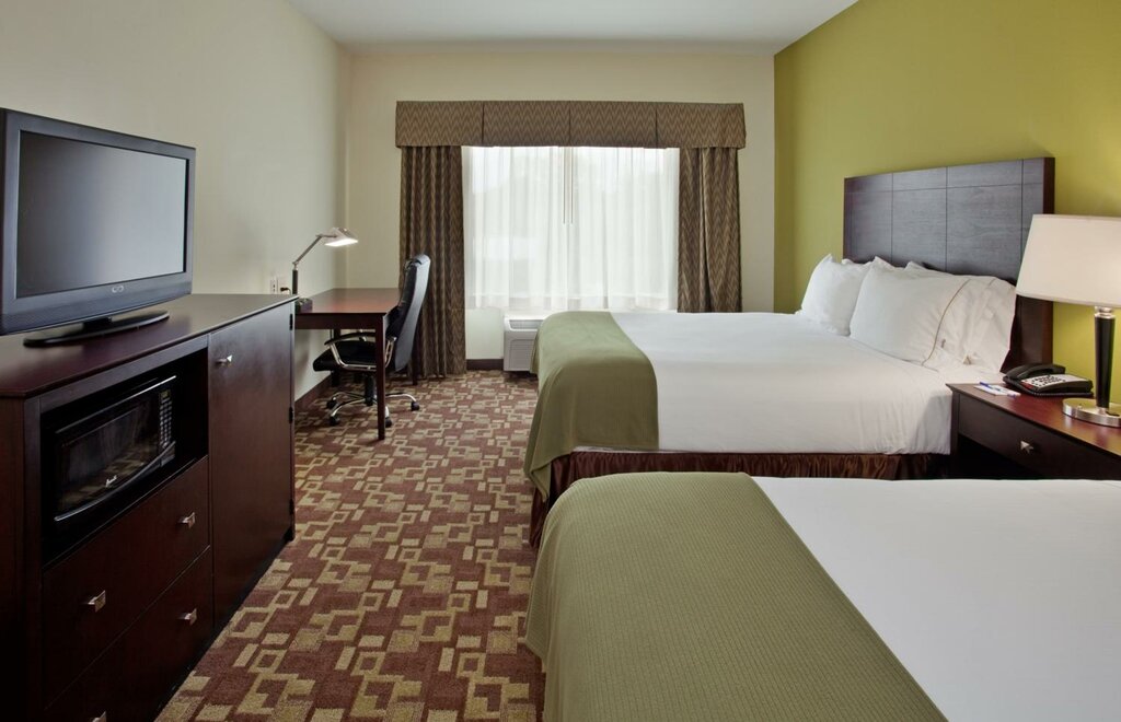 Otel Holiday Inn Express Hotel & Suites Kansas City Sports Complex, Kansas City, foto