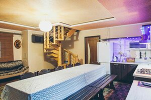 Usadba Medovay (Prokhodnaya ulitsa No:38), otel  Belokuriha'dan