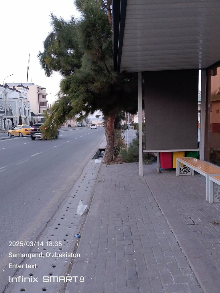 Toplu taşıma durağı Vegetable Base, Semerkant, foto