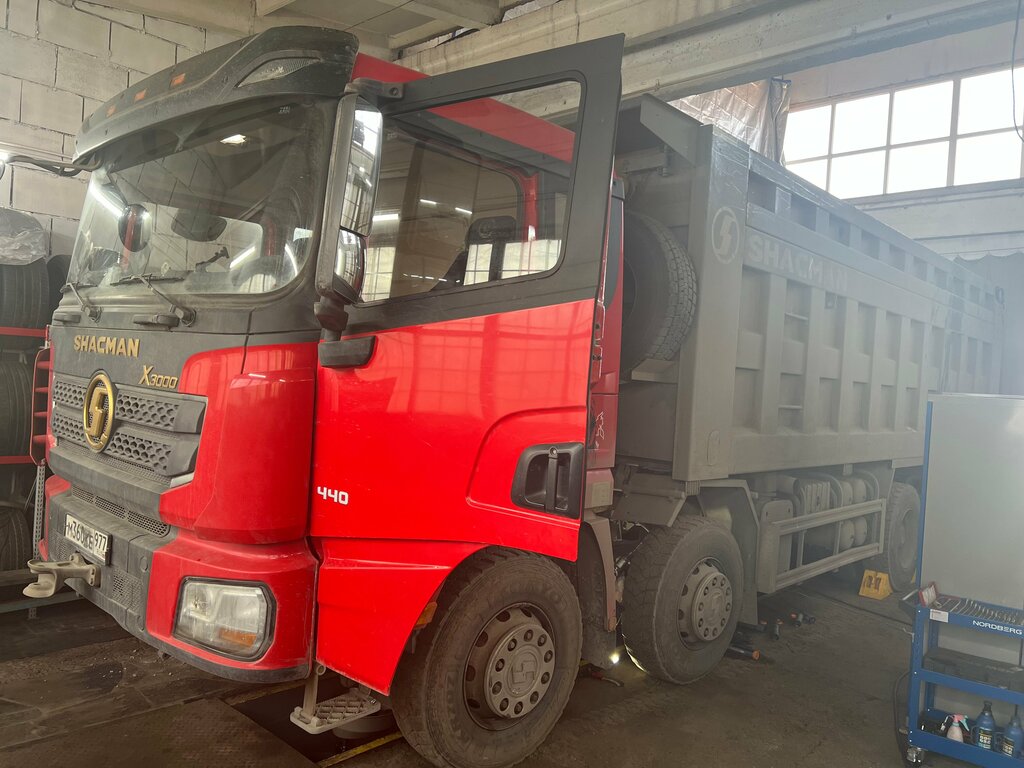 Kamyonların onarımı Eco Trans Service, Tver, foto
