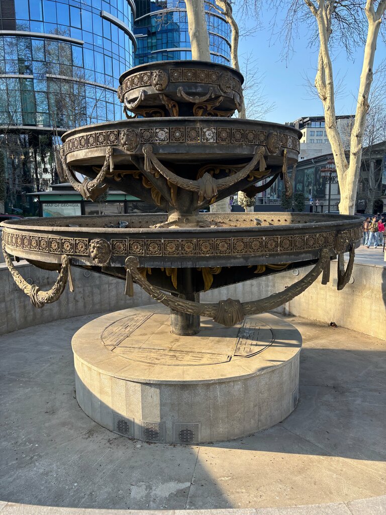Kültür ve eğlence parkları Pushkinis skveri, Tiflis, foto