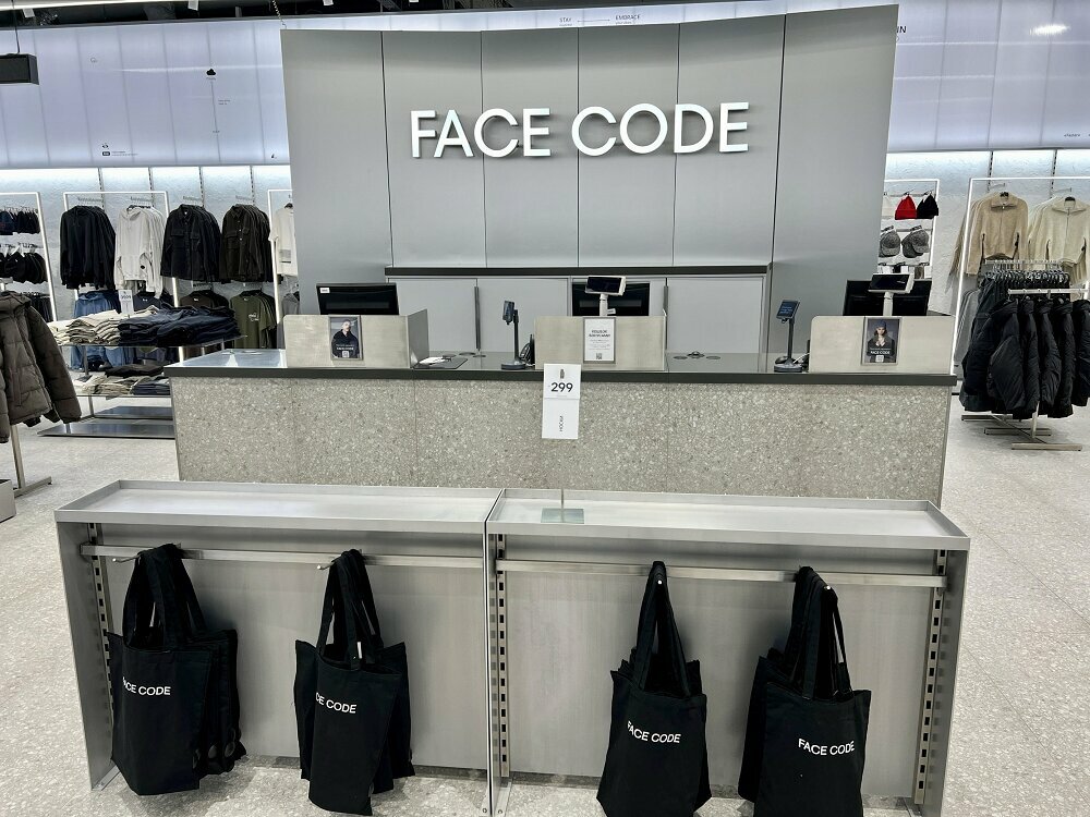 Giyim mağazası Face Code, Ufa, foto