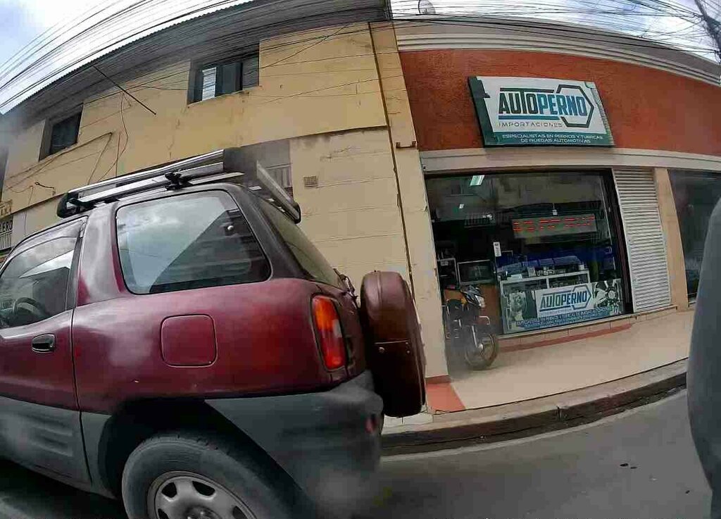 Motosiklet yedek parçaları Auto Perno Importaciones, Cochabamba, foto