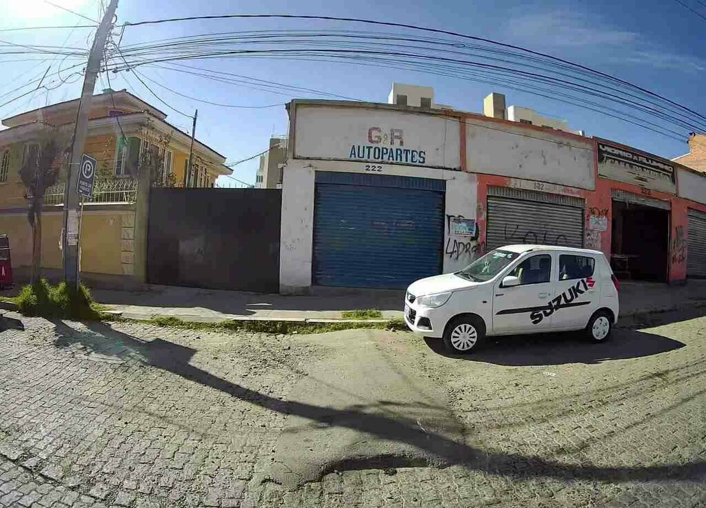 Otomobil yedek parçaları Autopartes G&r, La Paz, foto